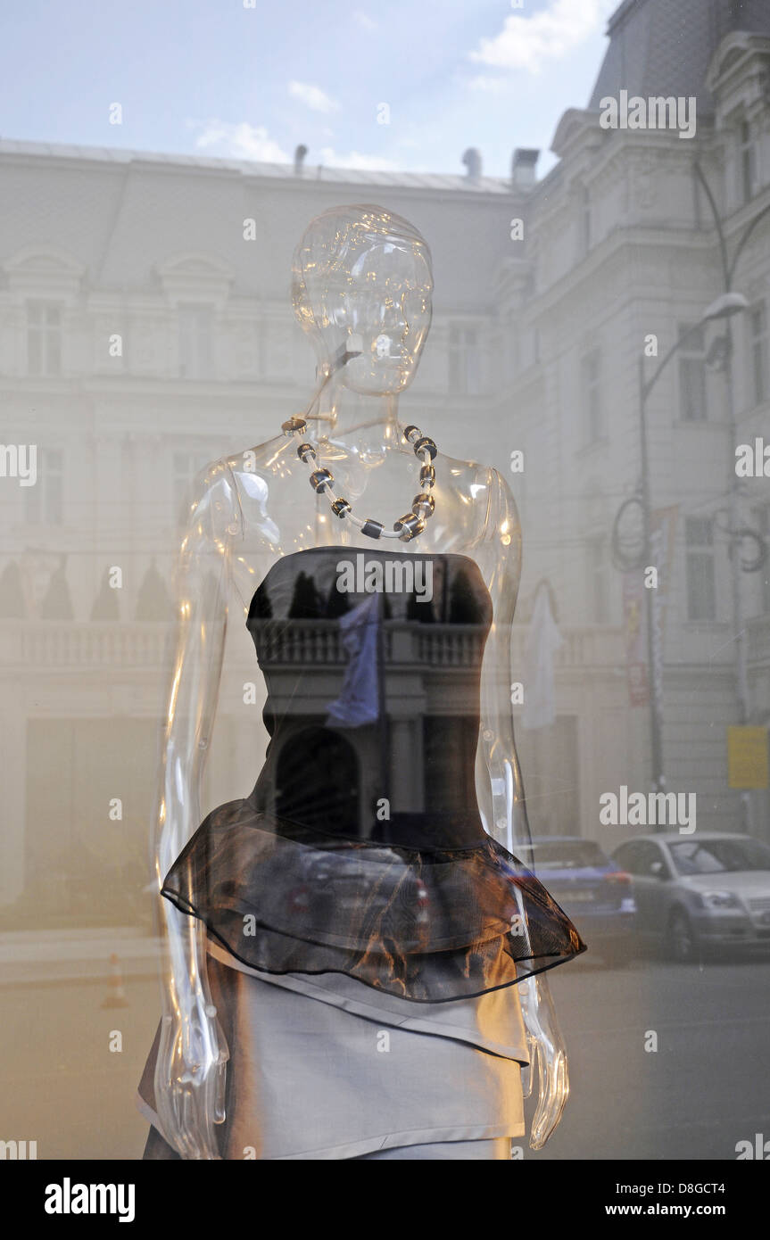 shop window mannequin Stock Photo - Alamy