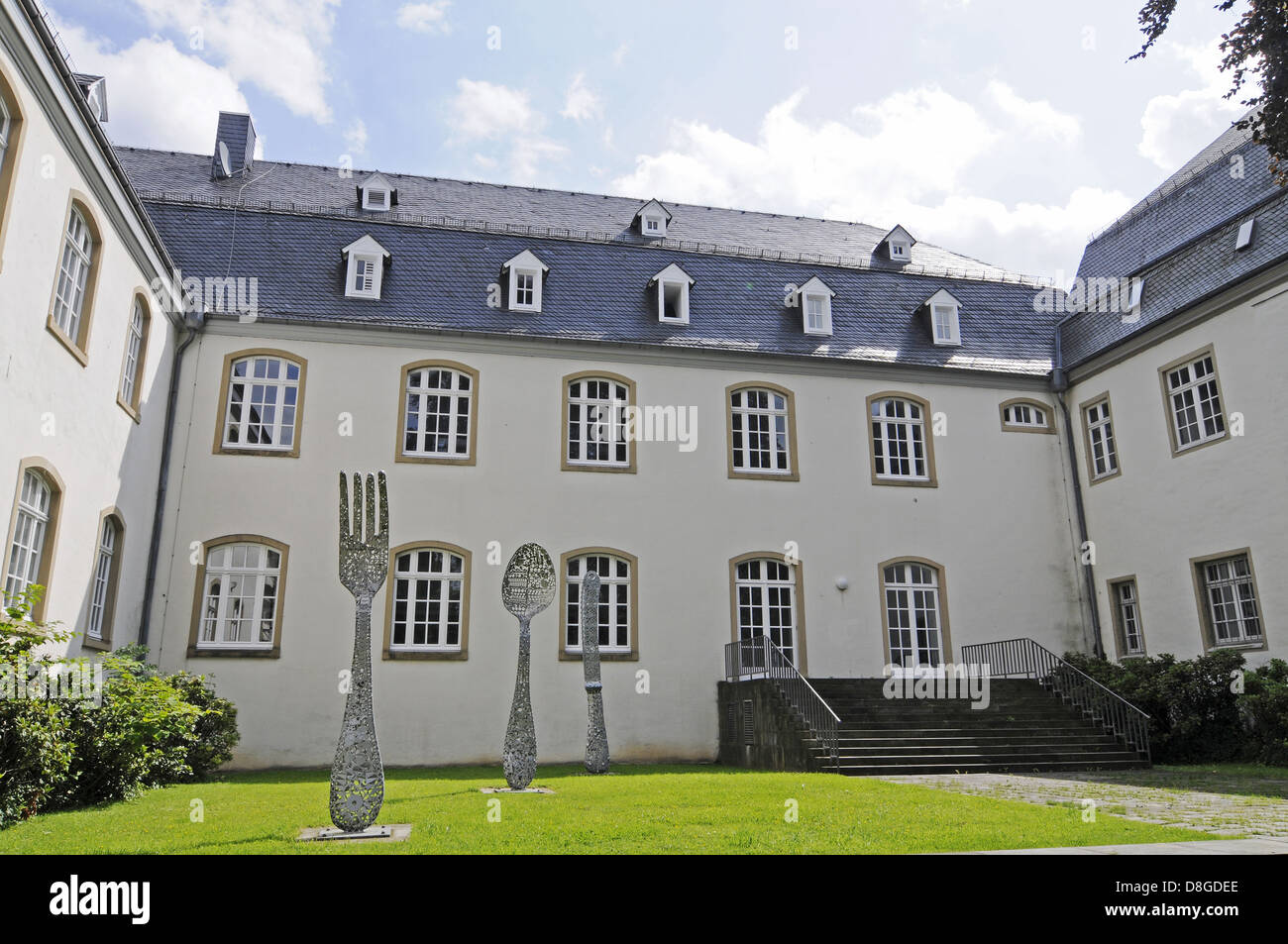 Knife blade statue hi-res stock photography and images - Alamy