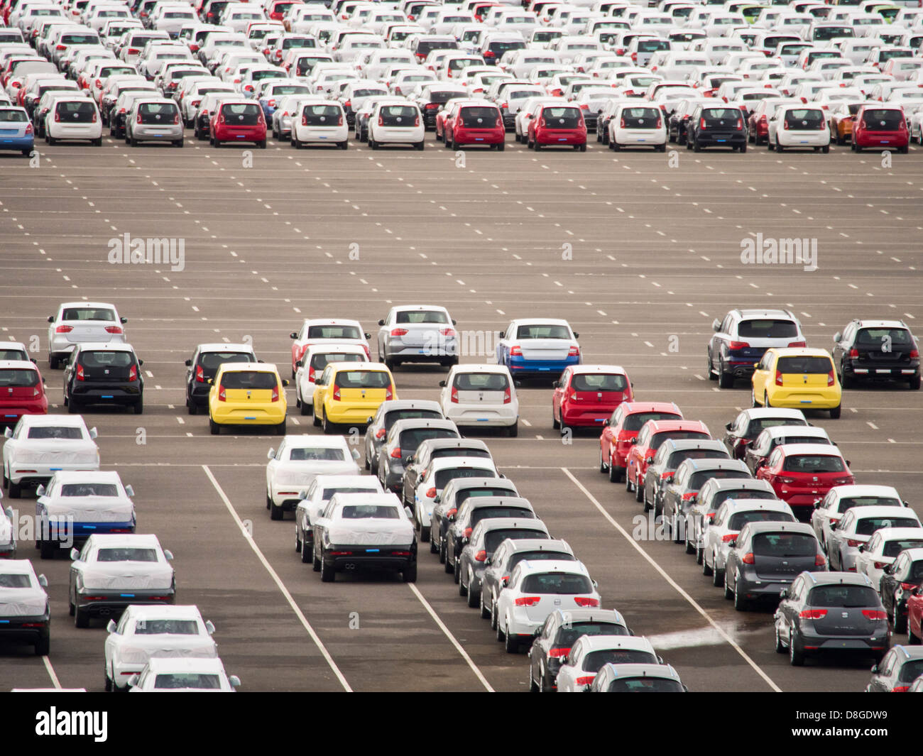 Car export uk hi-res stock photography and images - Alamy