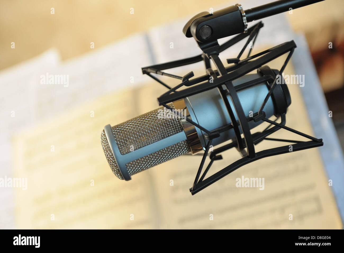 Studio musical microphone Stock Photo - Alamy