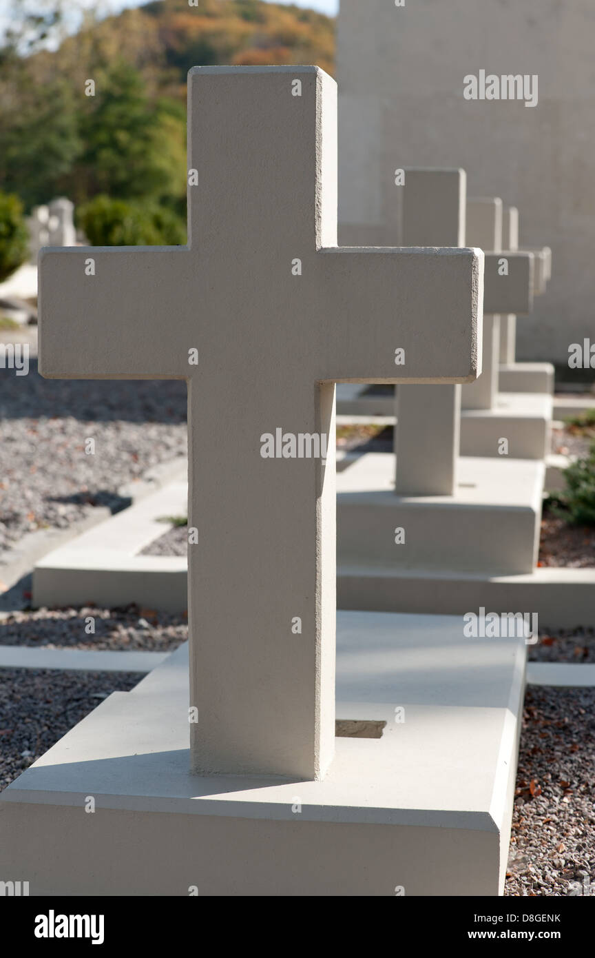 Military tombs hi-res stock photography and images - Alamy