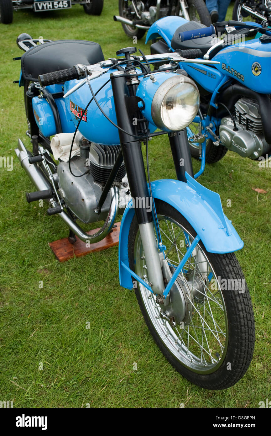 British classic motorbikes 1950s hi-res stock photography and images ...