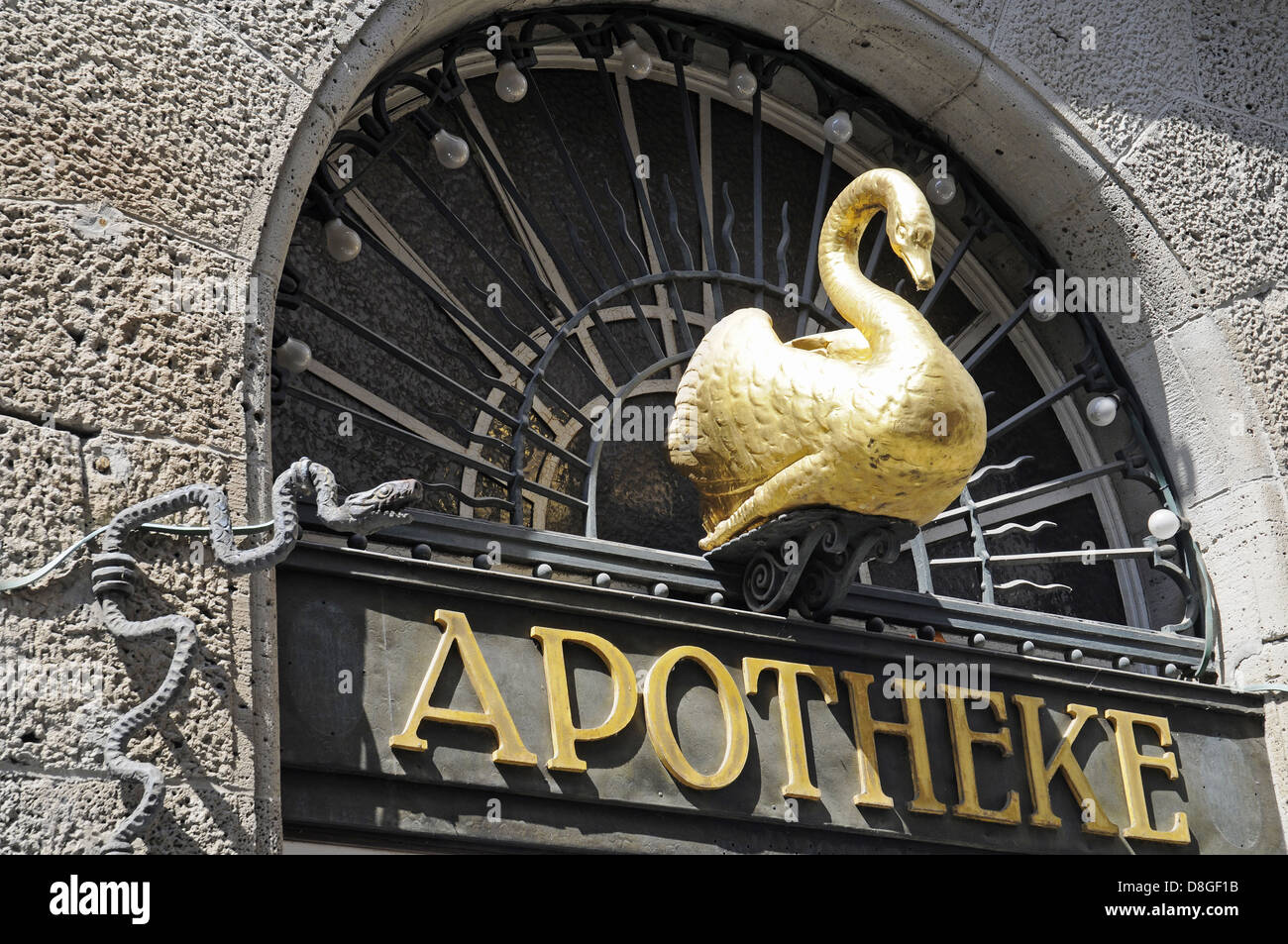 Pharmacy snake symbol hi-res stock photography and images - Alamy