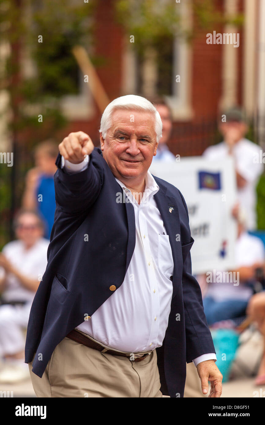 Pennsylvania Governor Tom Corbett in the Memorial Day Parade in ...