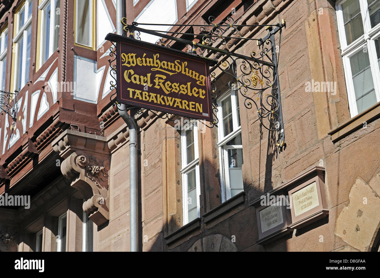 Tudor merchant house hi-res stock photography and images - Alamy