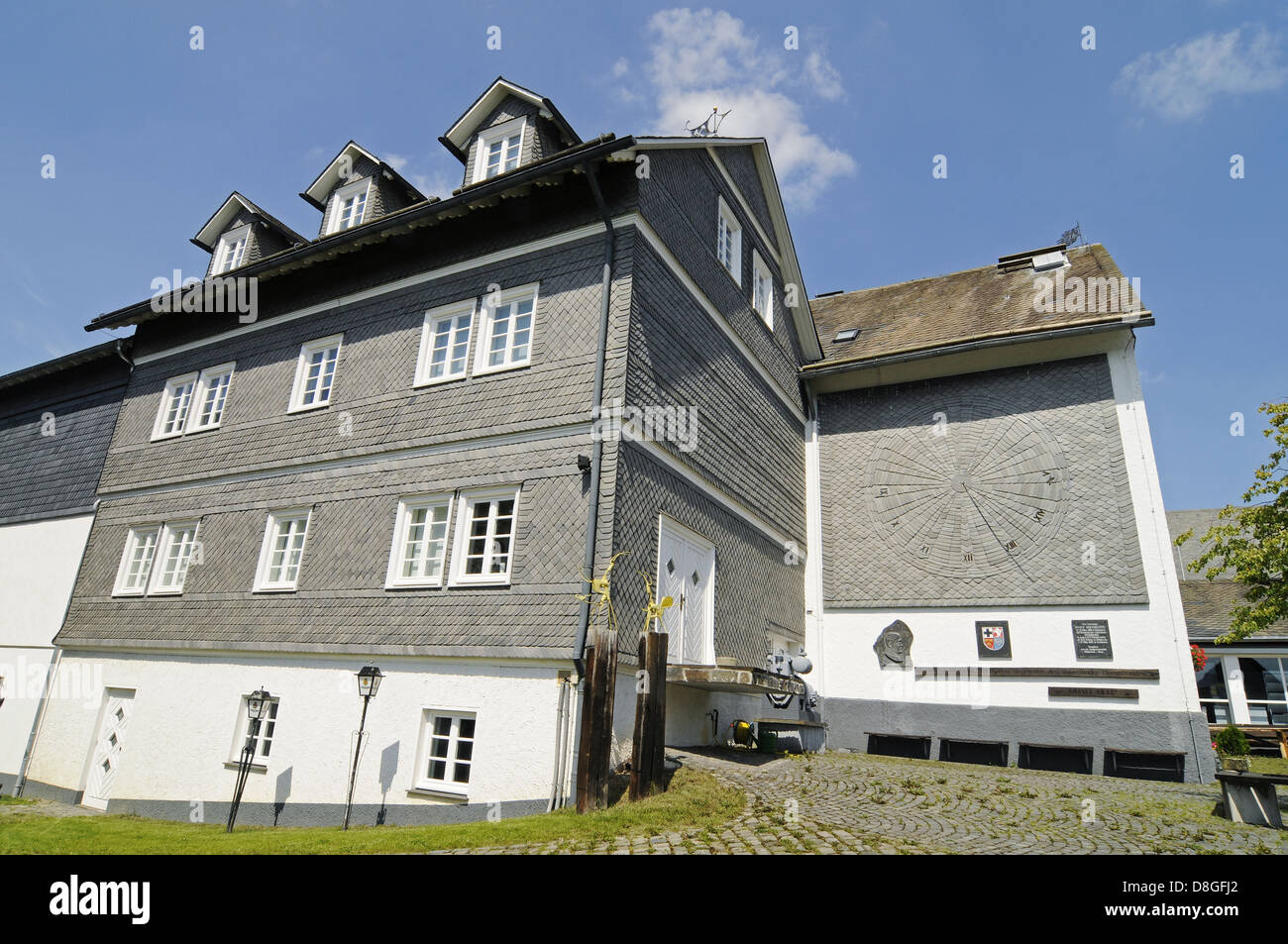 Shale houses hi-res stock photography and images - Alamy