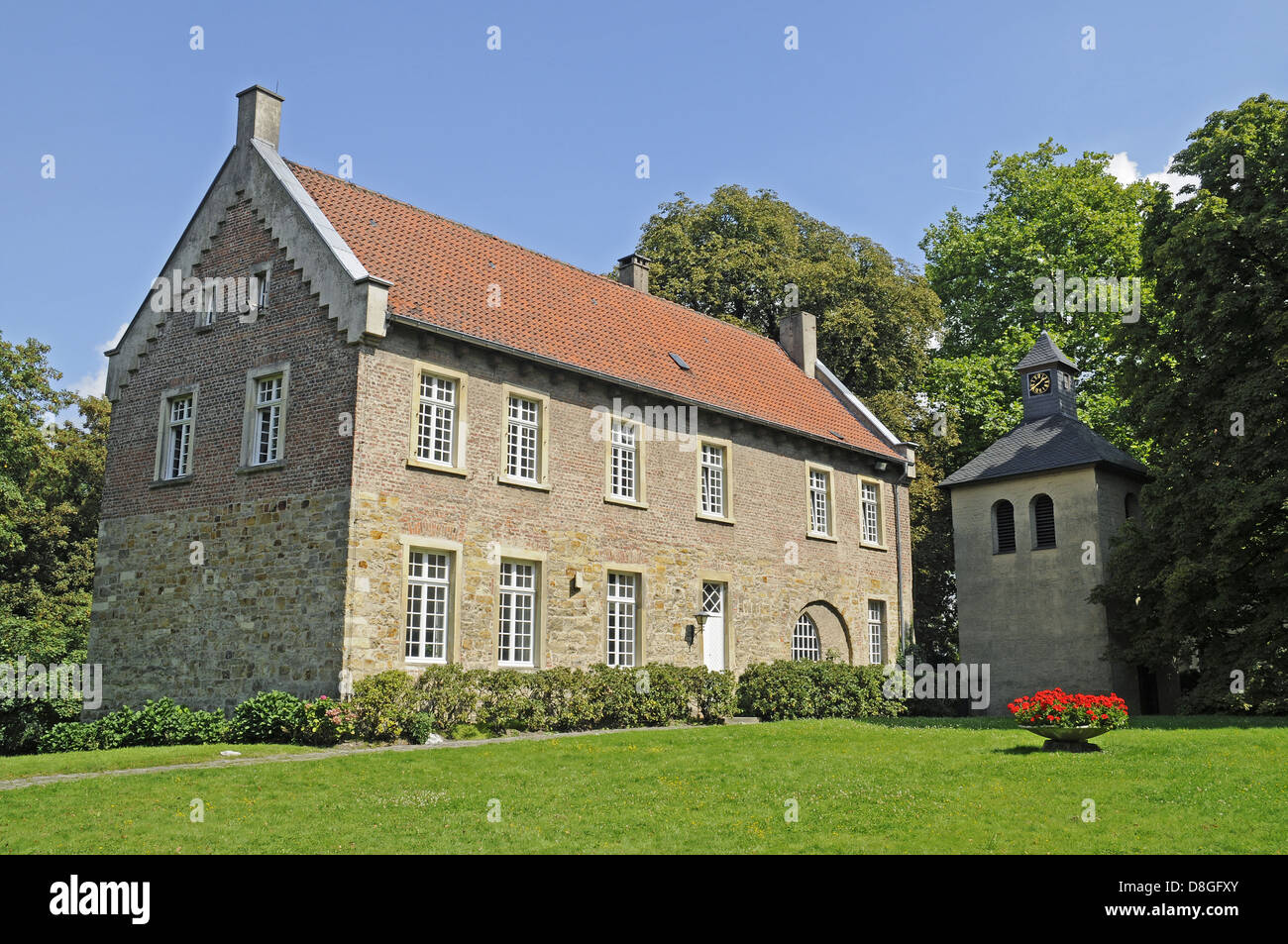 Know castle hi-res stock photography and images - Alamy