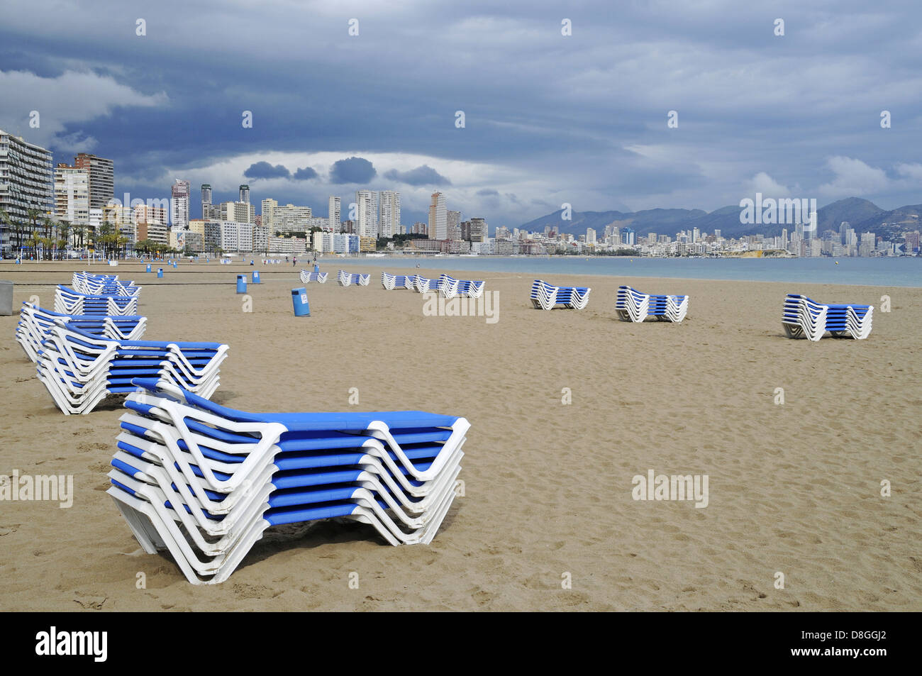 Empty monuments hi-res stock photography and images - Alamy