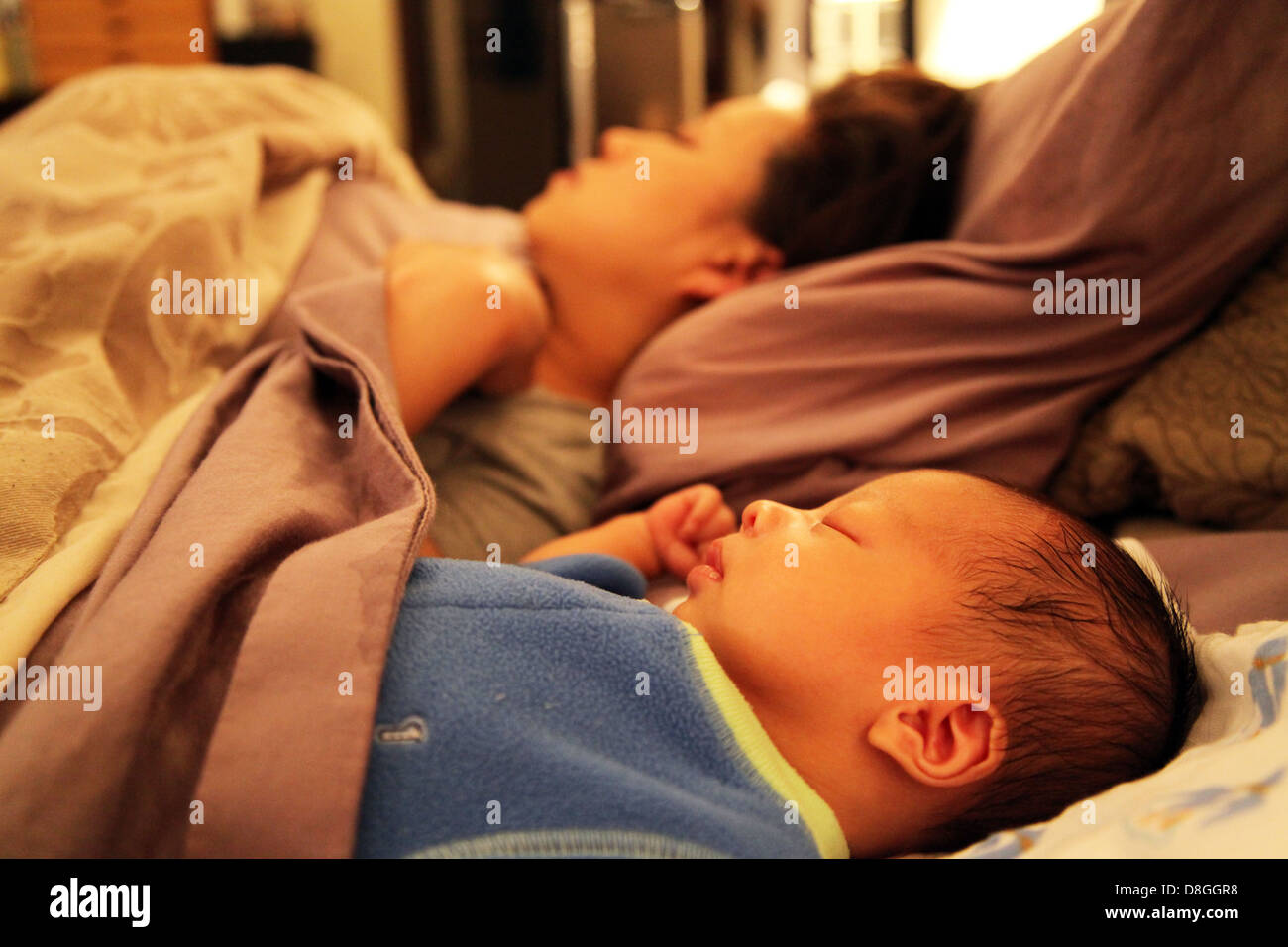 Japanese mom and baby hi-res stock photography and images - Alamy