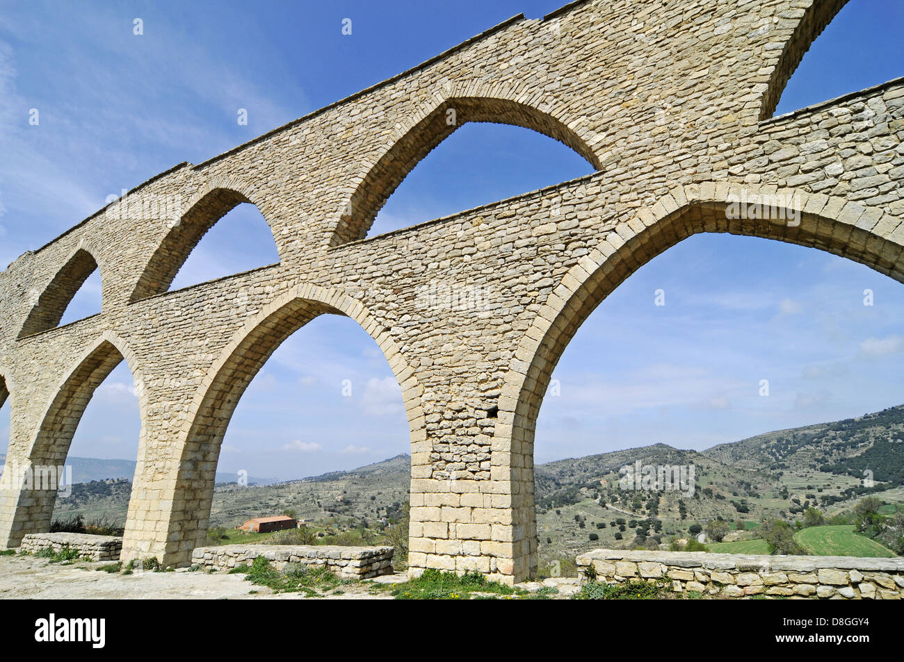 Aquadukte hi-res stock photography and images - Alamy