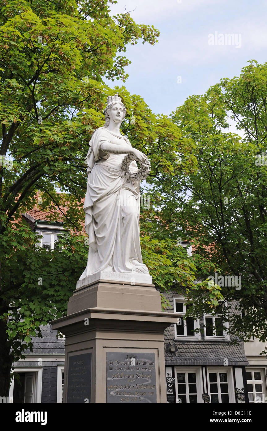 War memorial statue statues figure hi-res stock photography and images ...