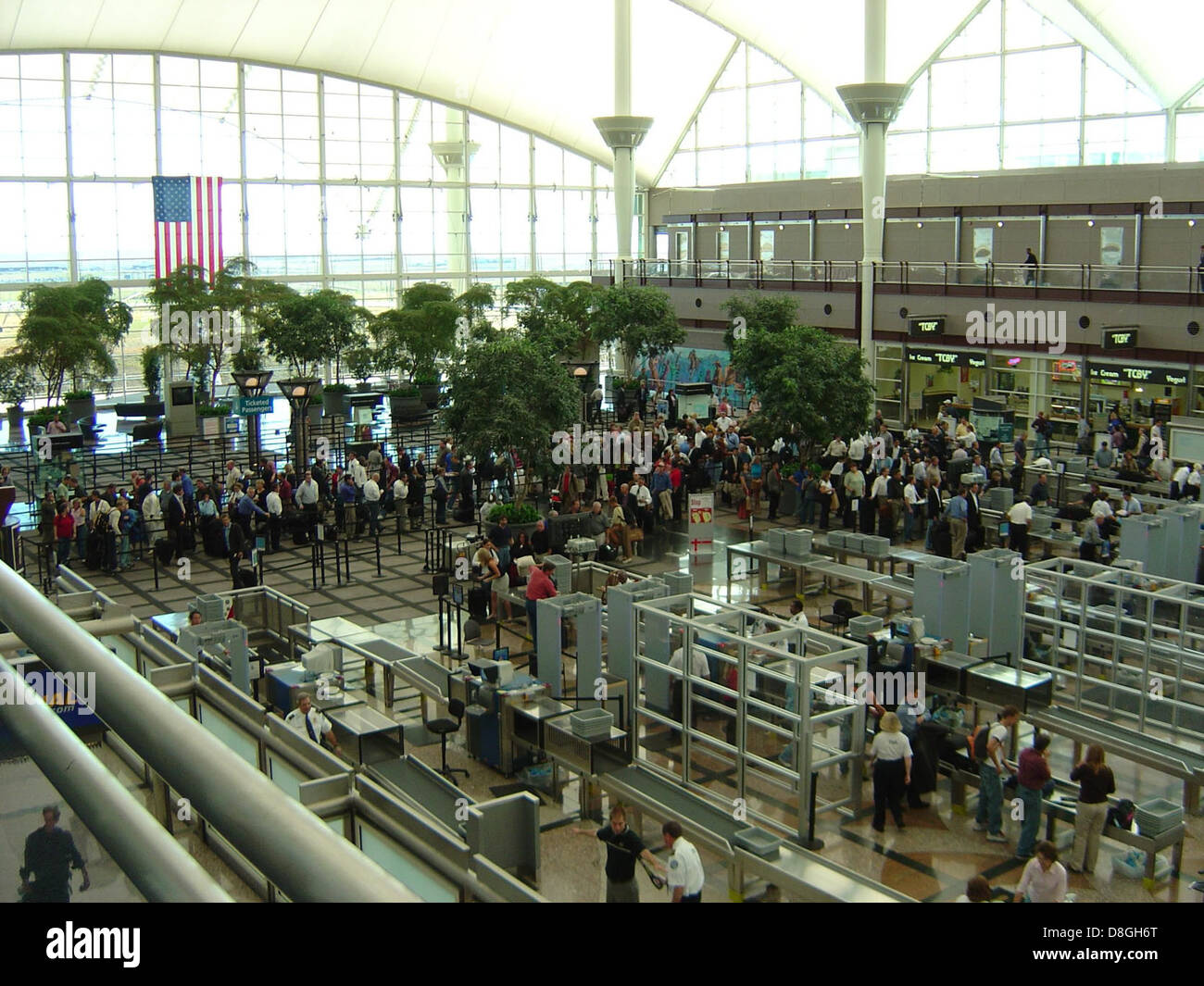 Standard air lines hi-res stock photography and images - Alamy