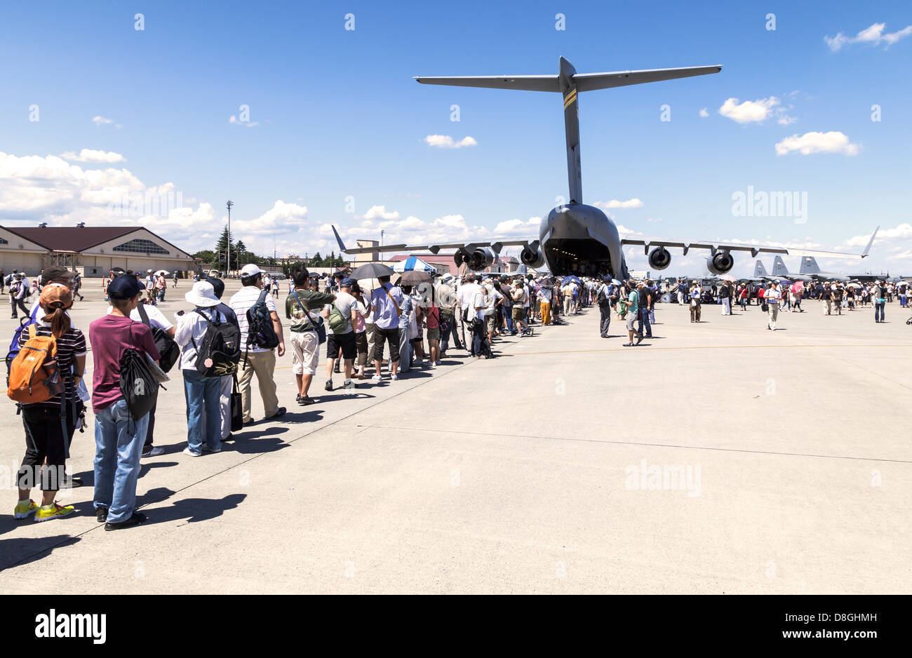 People line up to board a C-5 Galaxy Stock Photo - Alamy