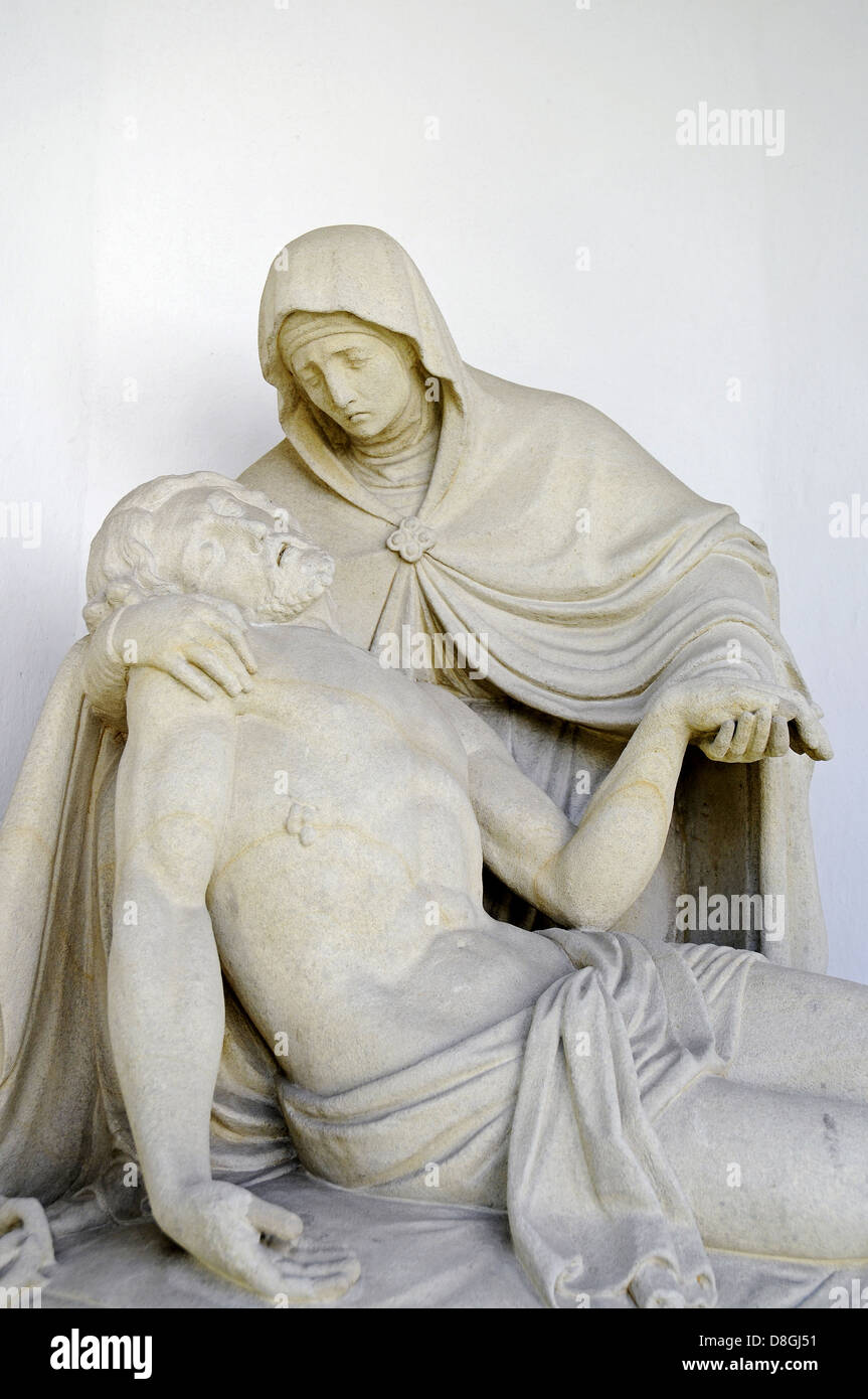 Catholic saints statuary hi-res stock photography and images - Alamy