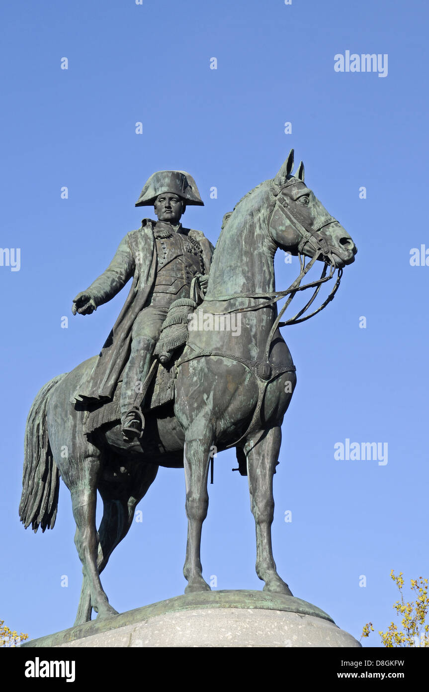 Napoleon statue hi-res stock photography and images - Alamy