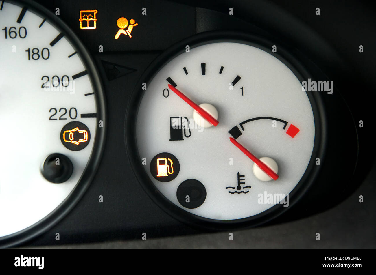 Car indicators hi-res stock photography and images - Alamy