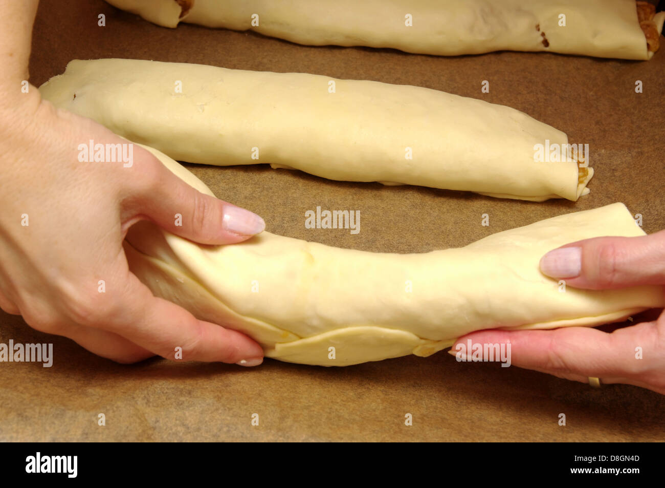 Strudel frau hi-res stock photography and images - Alamy