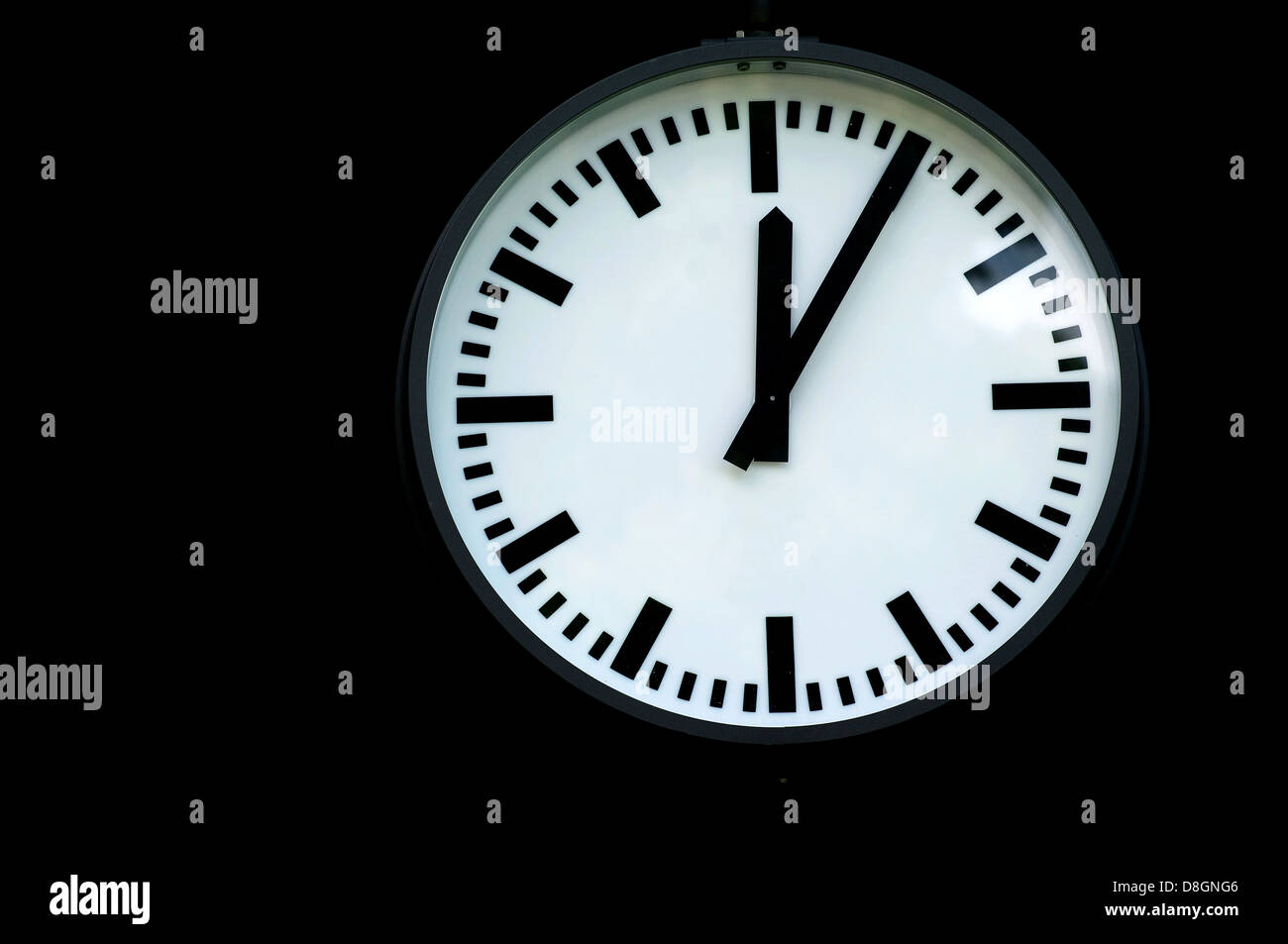 5 nach 12 hi-res stock photography and images - Alamy