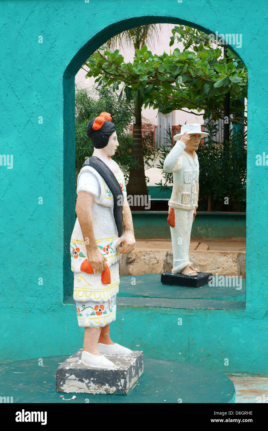 Humorous public art hi-res stock photography and images - Alamy