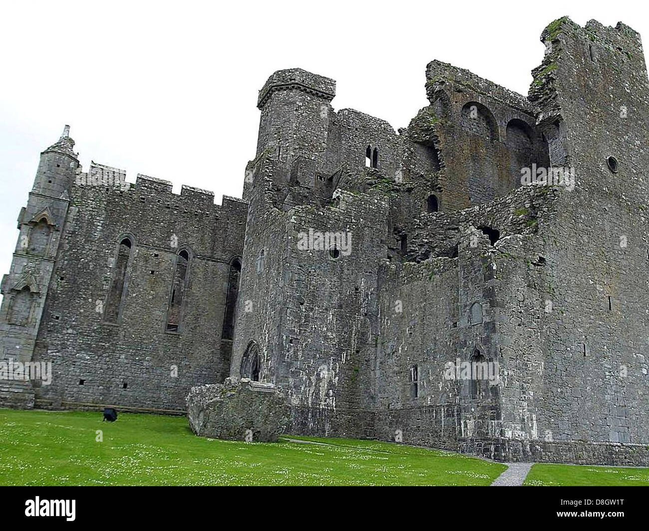 Remains of irish medieval castle hi-res stock photography and images ...