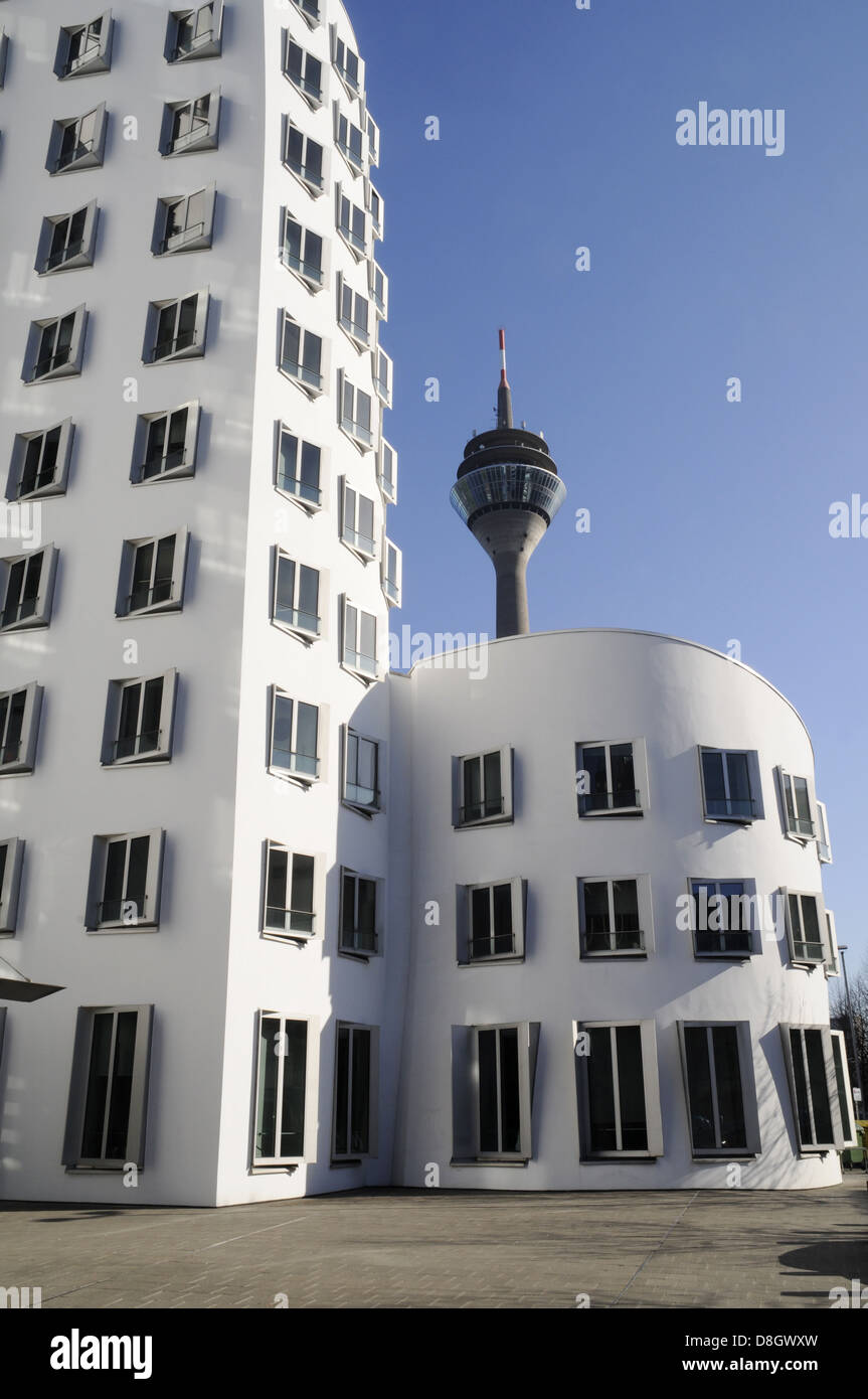 Gehry houses hi-res stock photography and images - Alamy