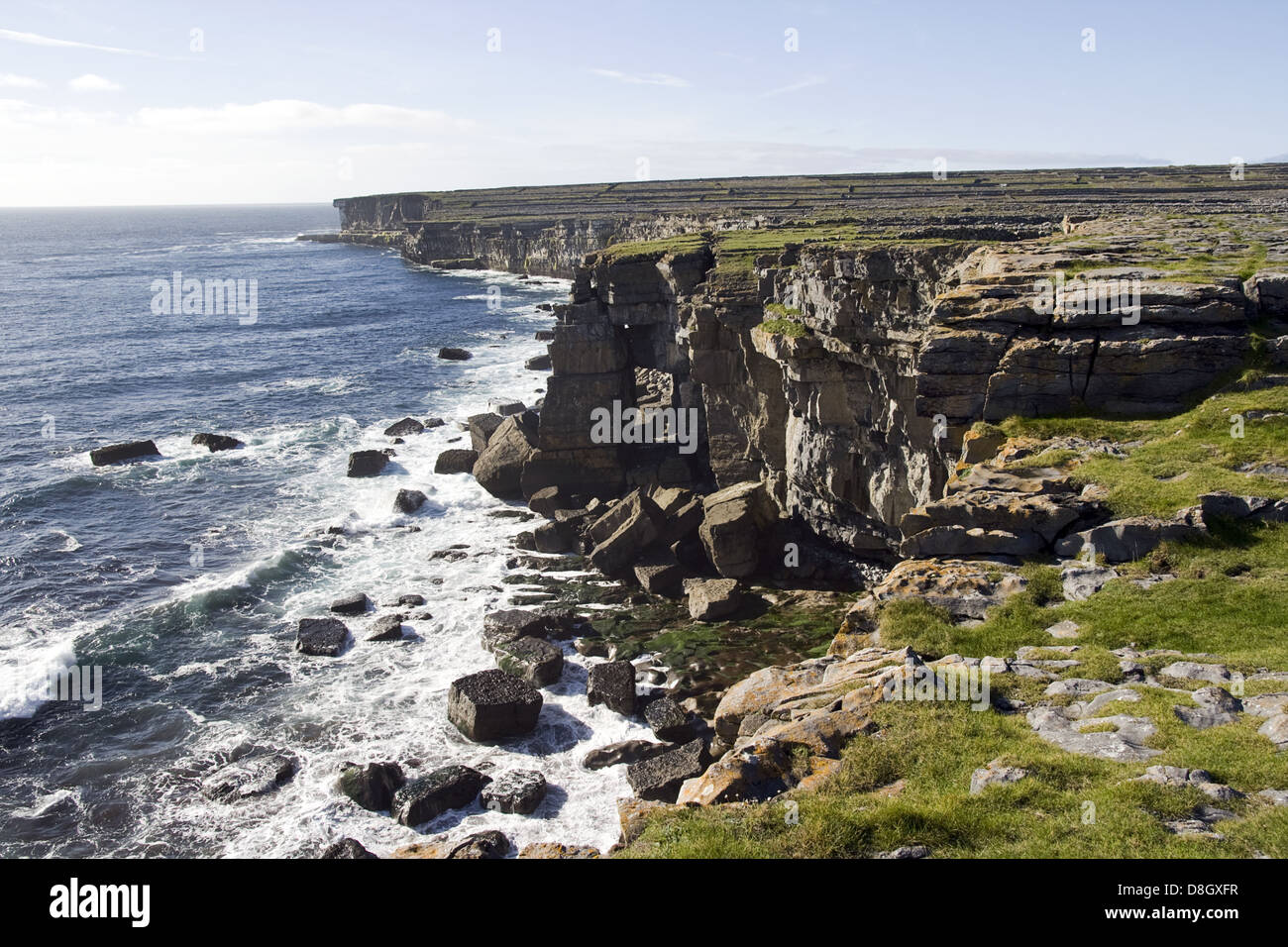 Rocky coast of ireland hi-res stock photography and images - Alamy