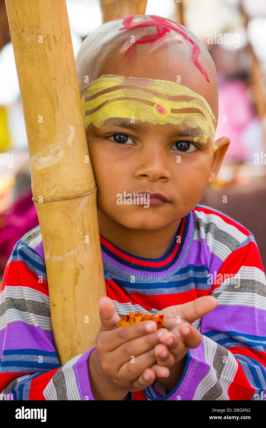 Hindu boy in Varanasi, India Stock Photo - Alamy