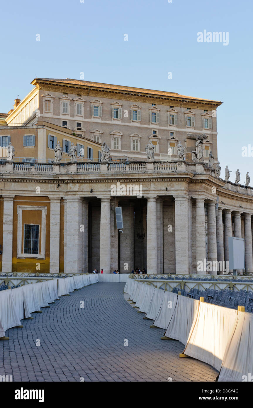 The Apostolic Palace, St. Peters Square, Vatican City, Rome, Italy ...