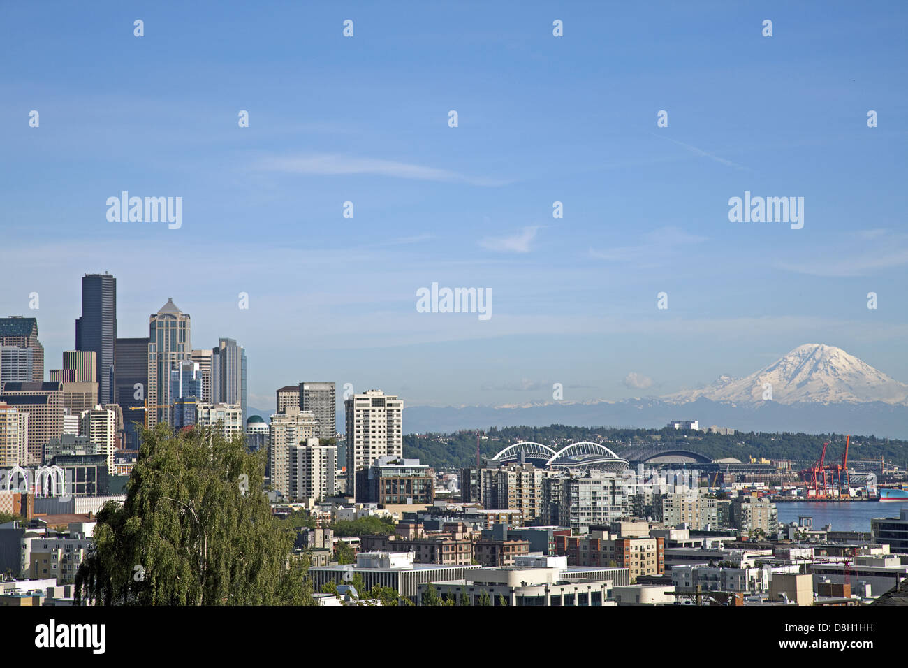 Downtown Seattle & Mount Rainier Stock Photo - Alamy