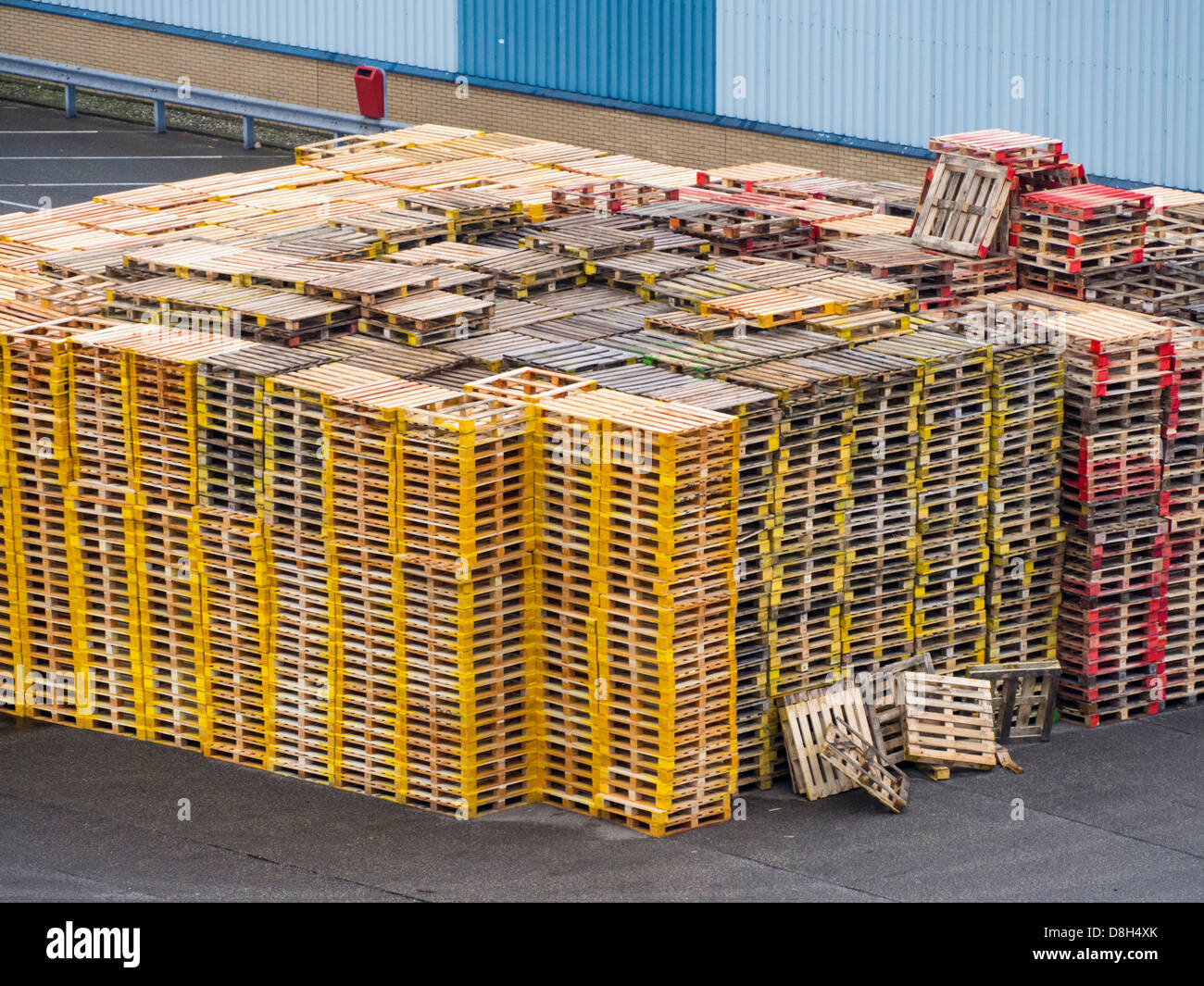 Pallet pallets hi-res stock photography and images - Alamy