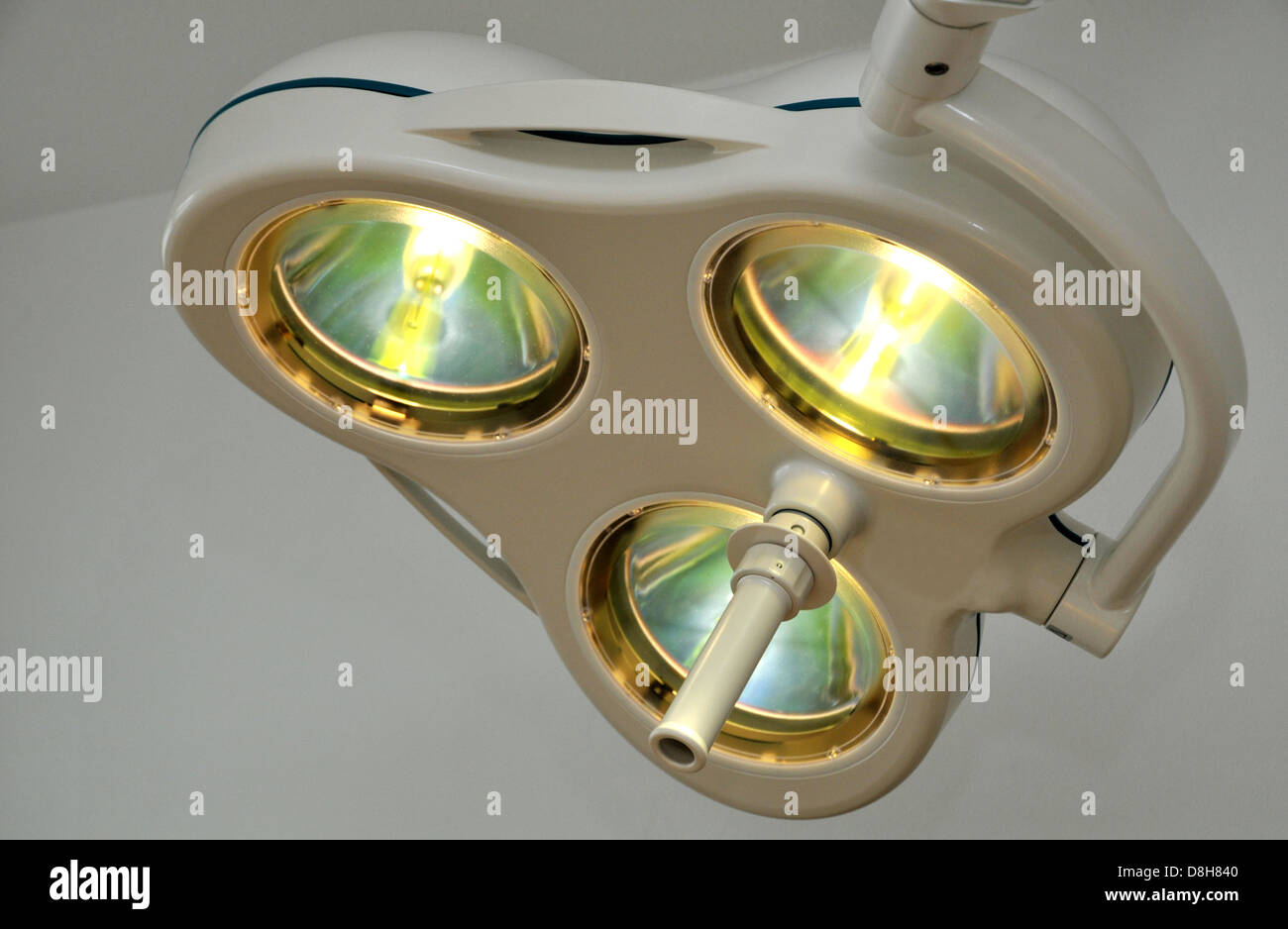 Surgical lamps hi-res stock photography and images - Alamy