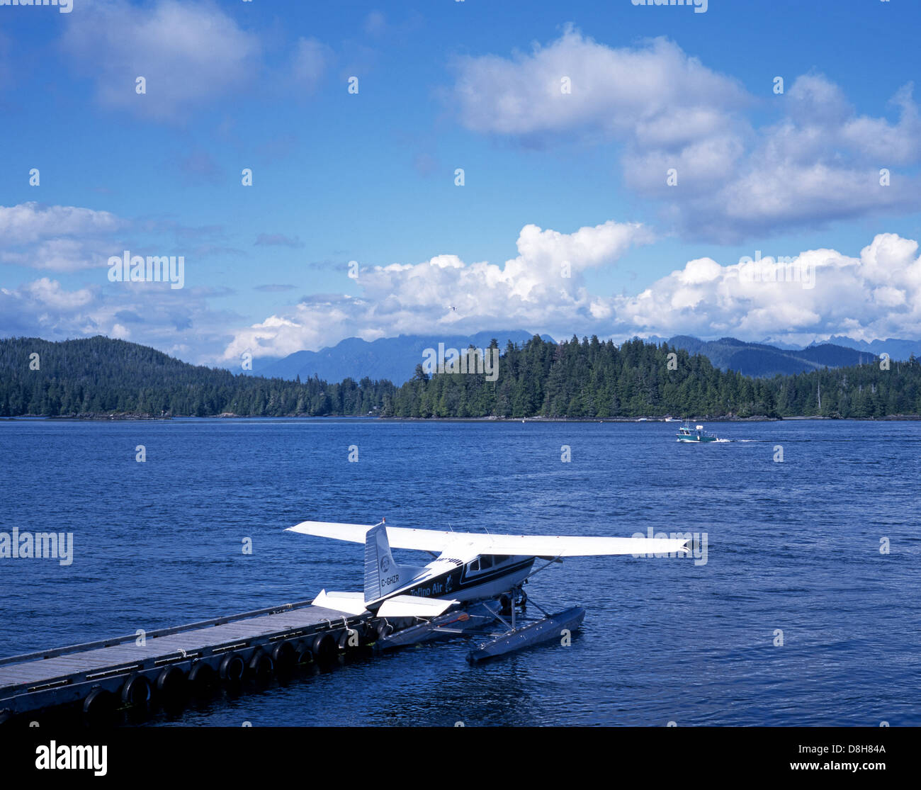 Skywagon floatplane alongside jetty, Vancouver Island, Tofino, British ...