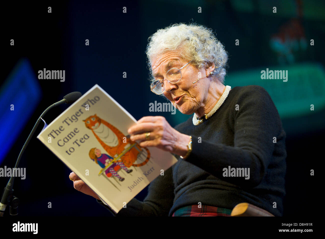 Judith Kerr reading her children's book "The Tiger who came to Tea" on ...