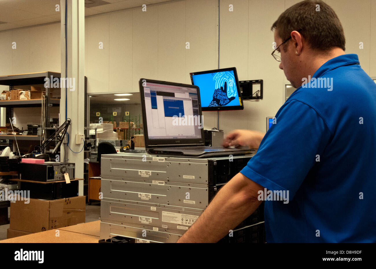 Employee server technician hi-res stock photography and images - Alamy