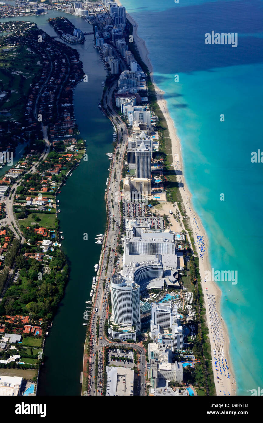 Rickenbacker causeway miami hi-res stock photography and images - Alamy