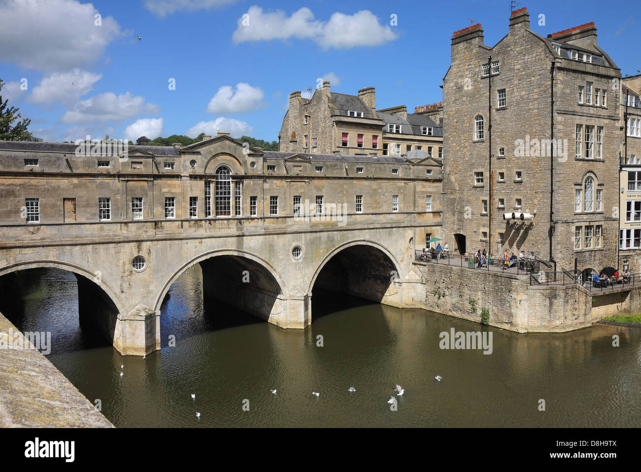 The Pulteney Bridge over the River Avon in Bath, UK Stock Photo - Alamy