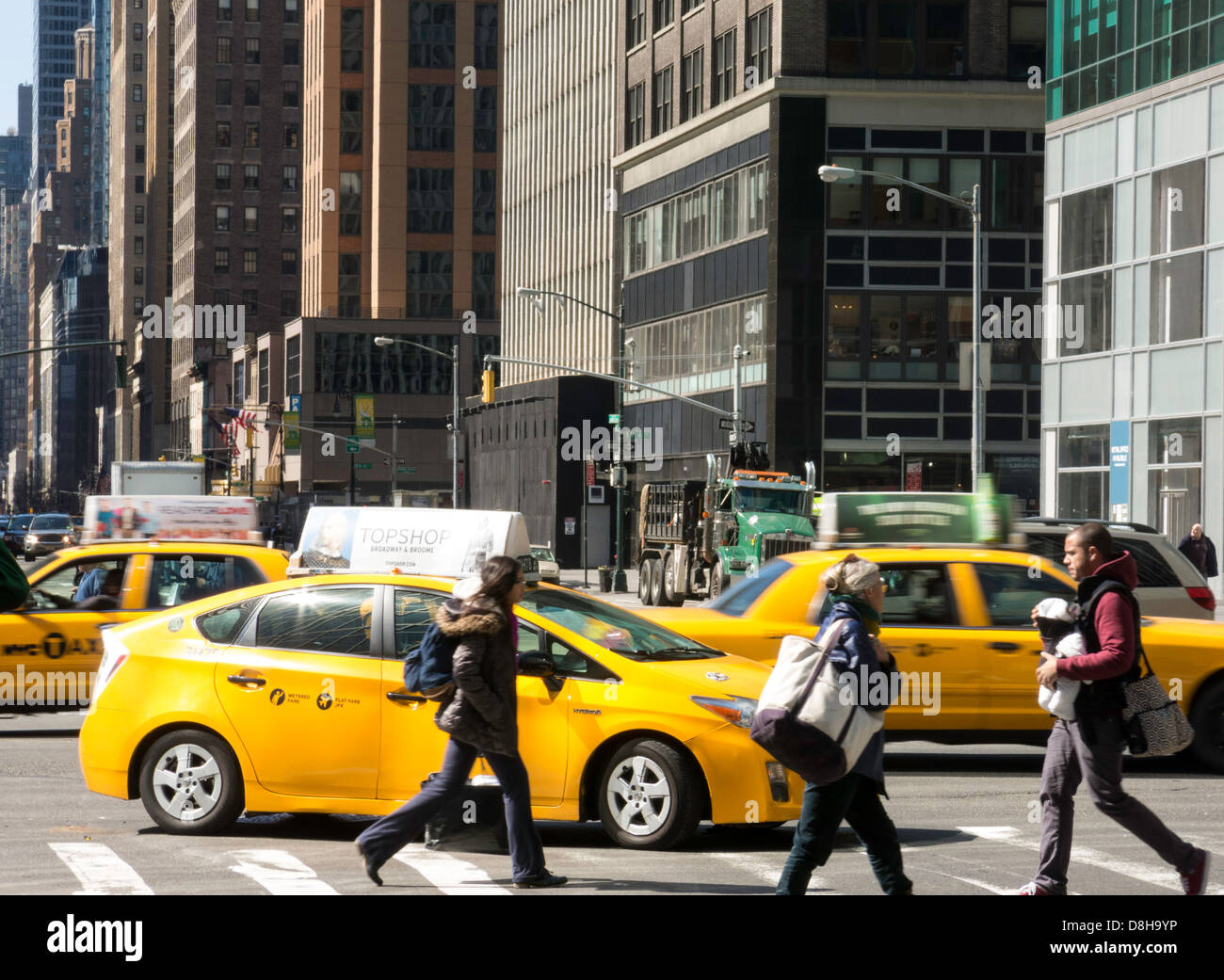 Pedestrians crosswalk on intersection hi-res stock photography and ...