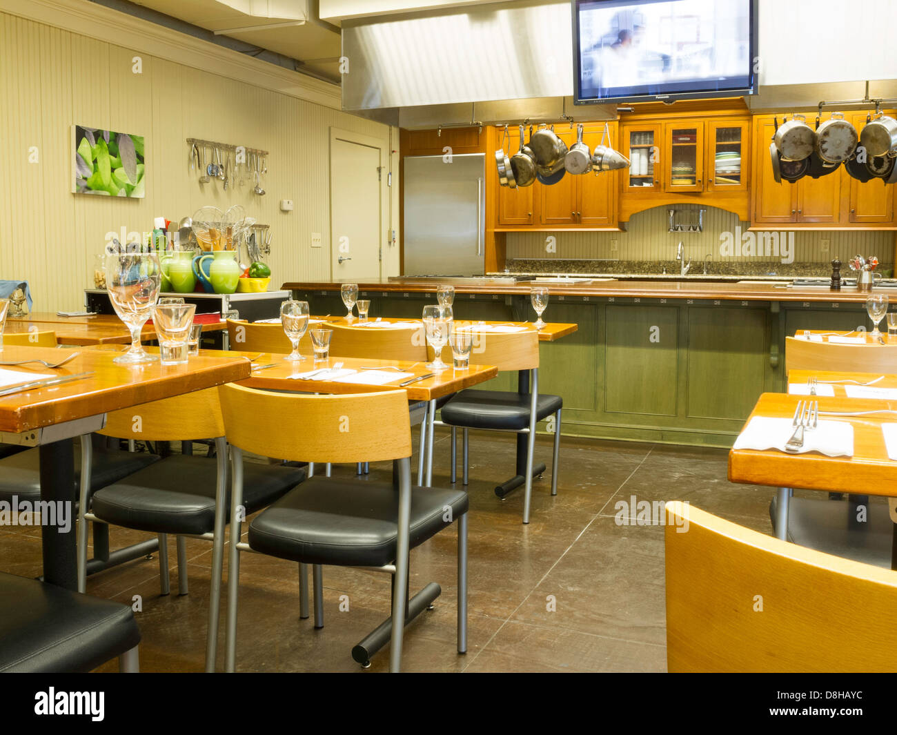 "Charleston Cooks" Store Interior, Charleston, SC Stock Photo - Alamy