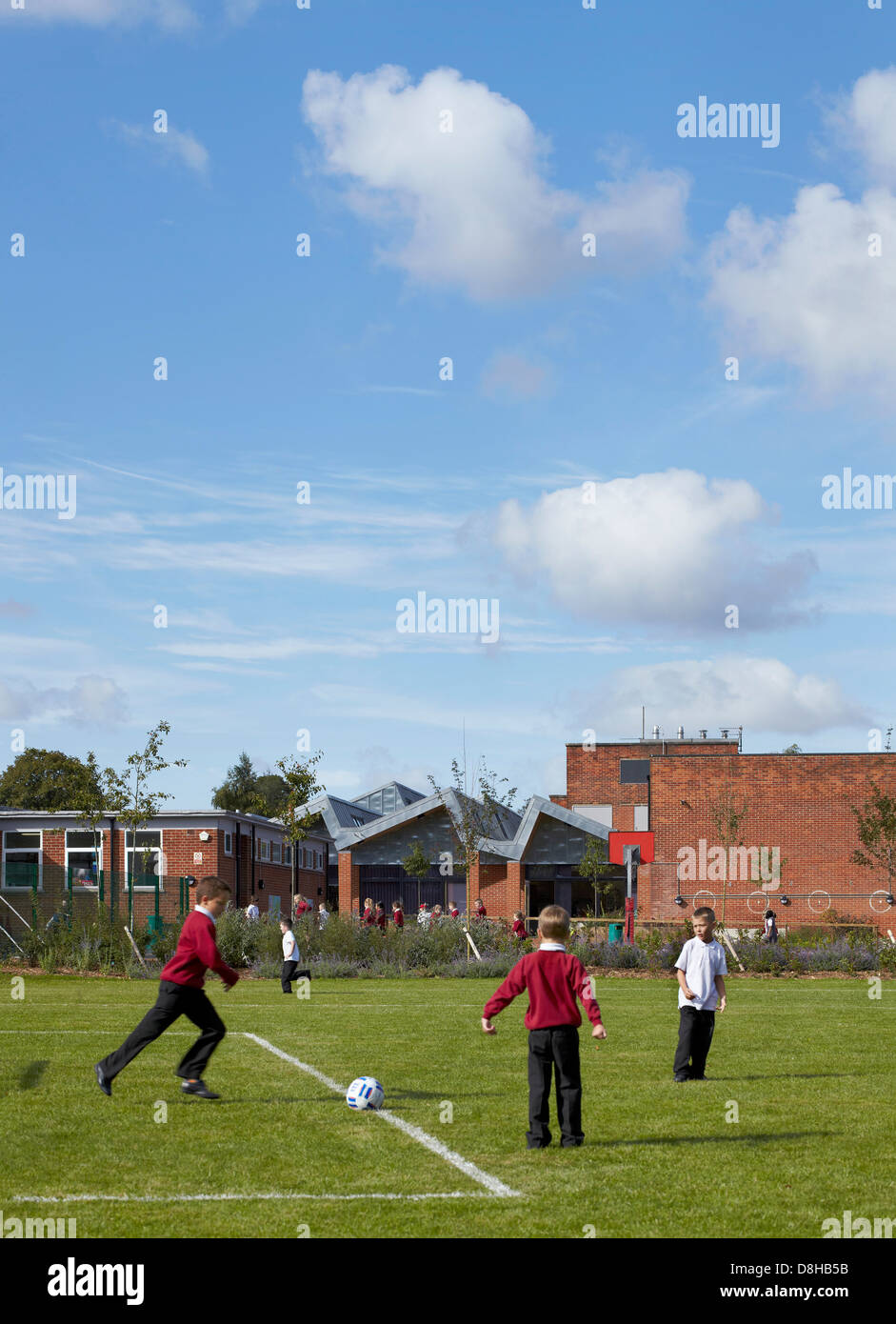 The Winchcombe School, Newbury, United Kingdom. Architect: Architype ...