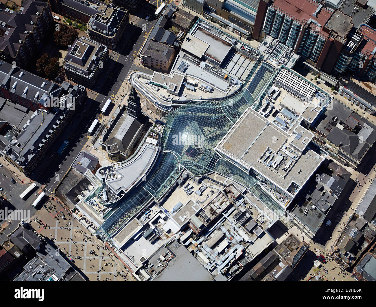 Aerial view trinity leeds shopping hi-res stock photography and images ...