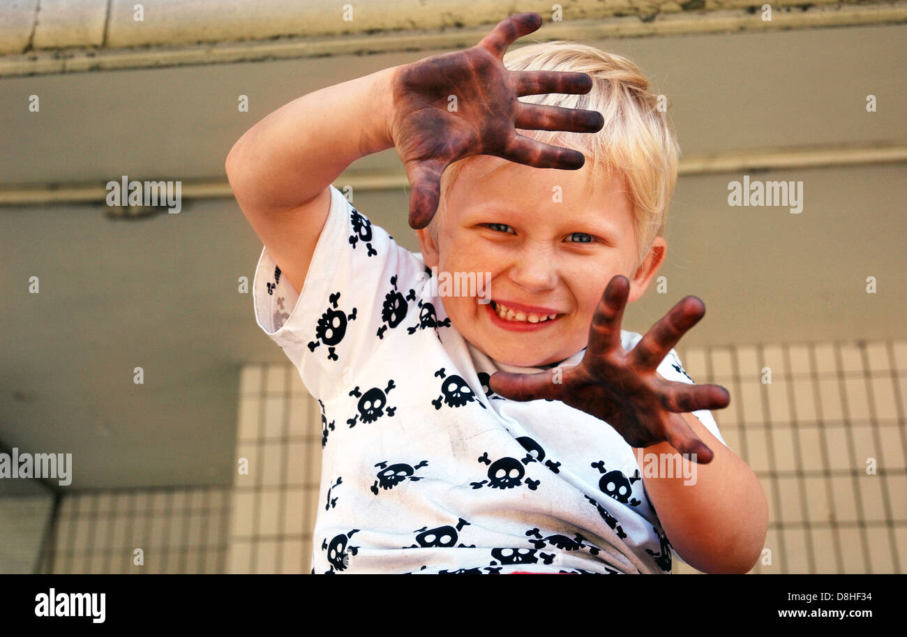 boy with dirty hands Stock Photo - Alamy boy with dirty hands Stock Photo - Alamy