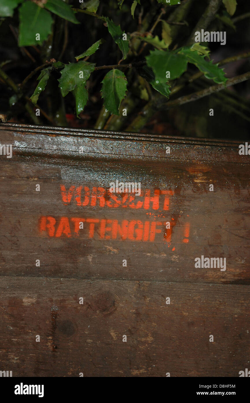 Rat poison warning sign hi-res stock photography and images - Alamy