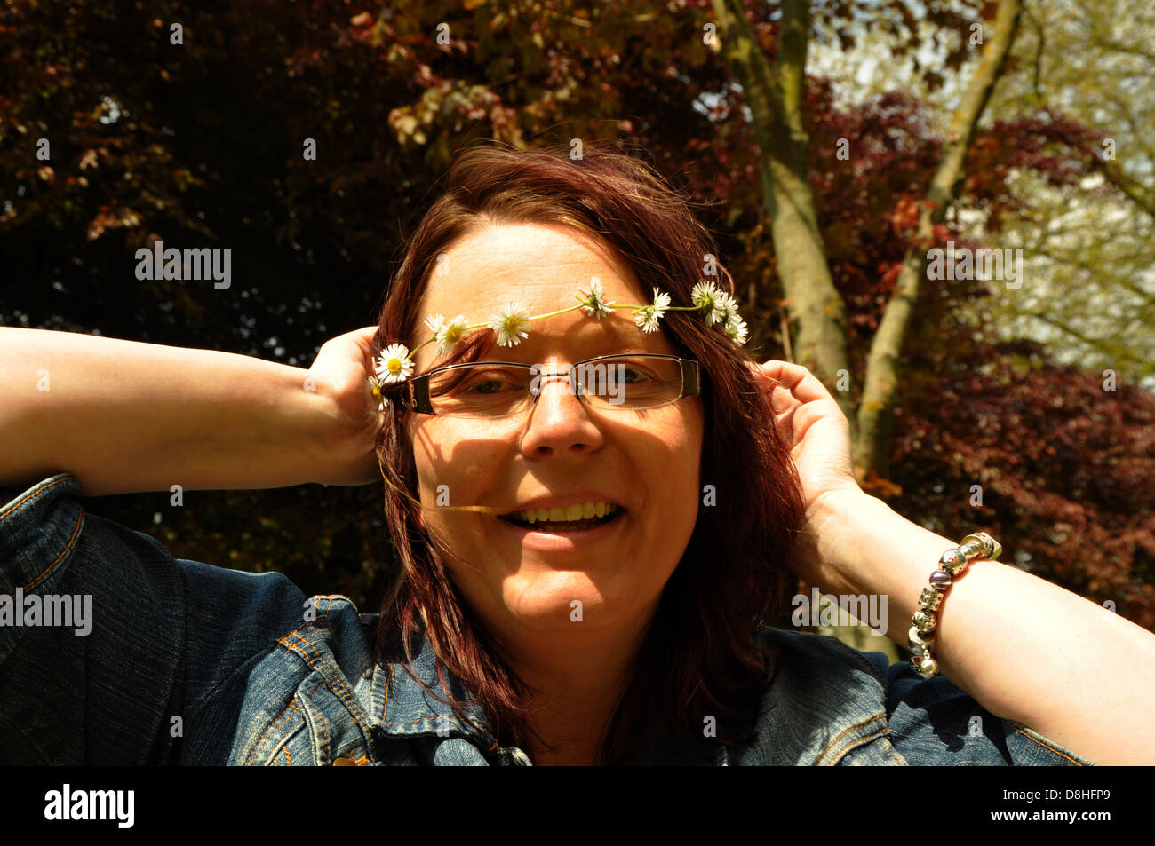 Daisy chain hi-res stock photography and images - Alamy Daisy chain hi-res stock photography and images - Alamy