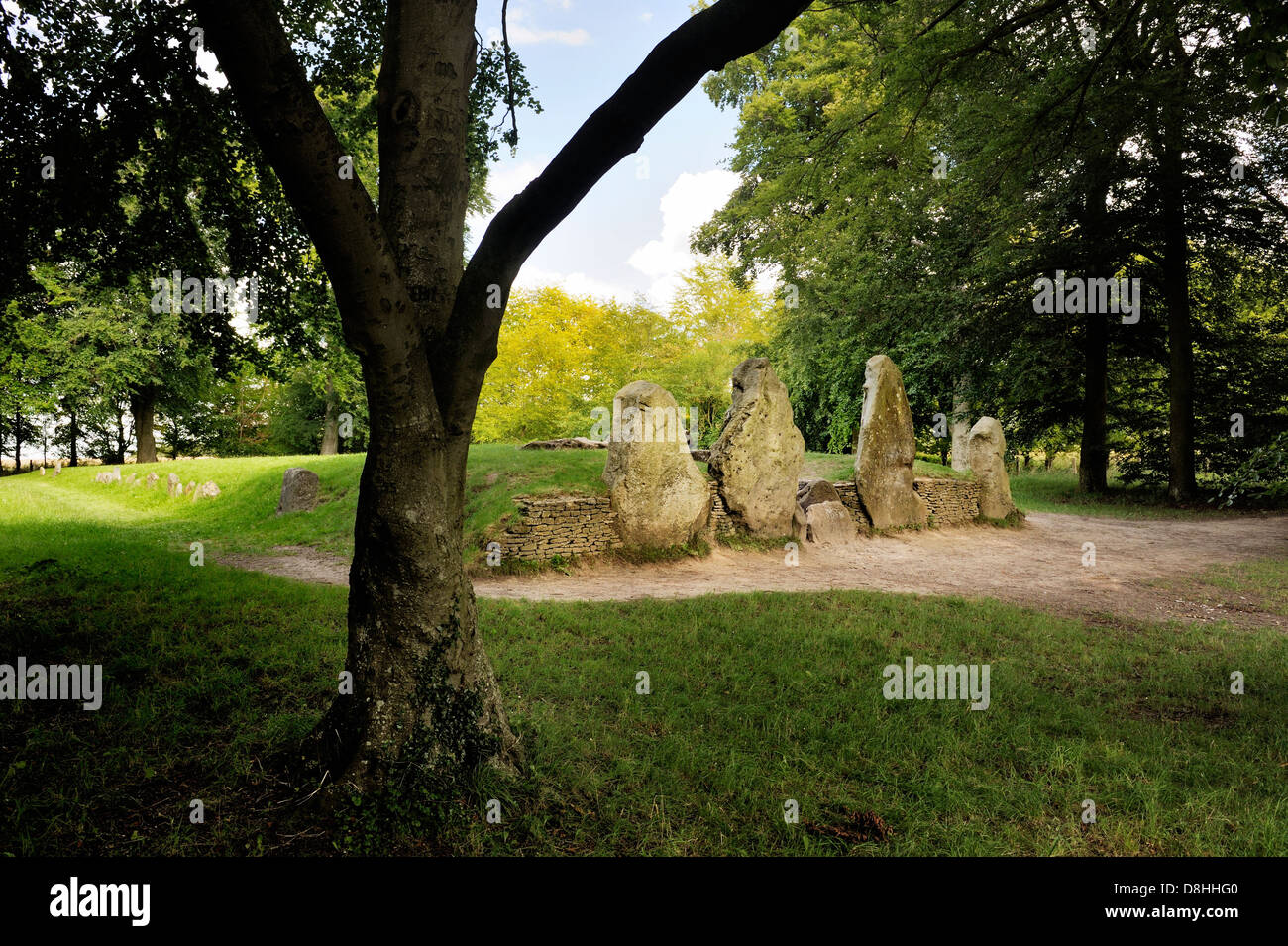 Wayland’s Smithy ancient Neolithic long barrow chamber tomb prehistoric ...