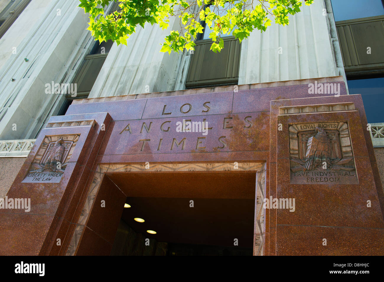 Main entrance to the Los Angeles Times Building in Los Angeles ...