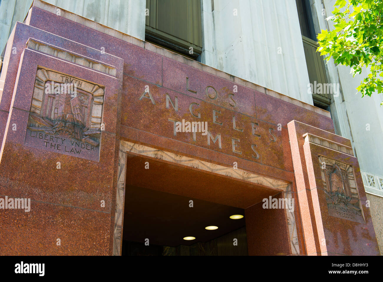 Main entrance to the Los Angeles Times Building in Los Angeles ...