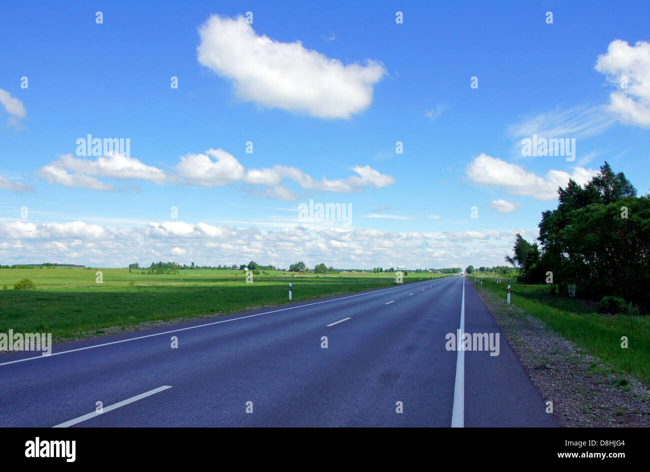 Beautiful road cloudy sky hi-res stock photography and images - Alamy