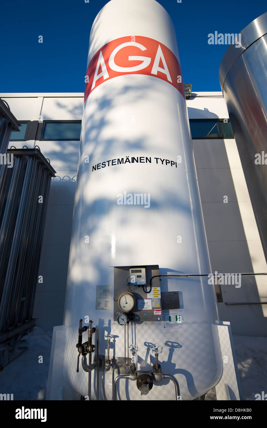 Nitrogen tank hi-res stock photography and images - Alamy