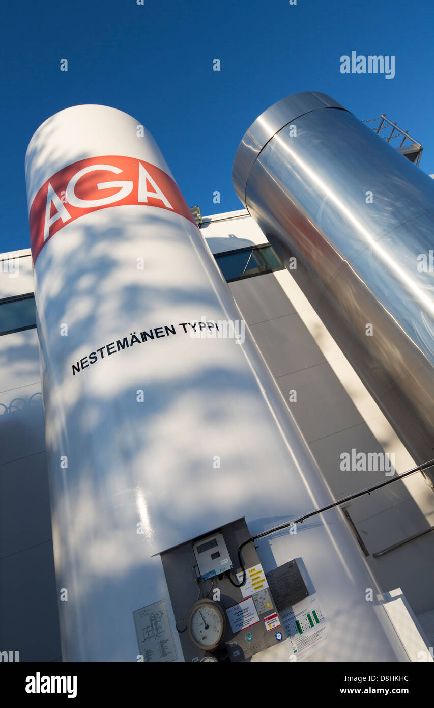 Liquid nitrogen tanks hi-res stock photography and images - Alamy