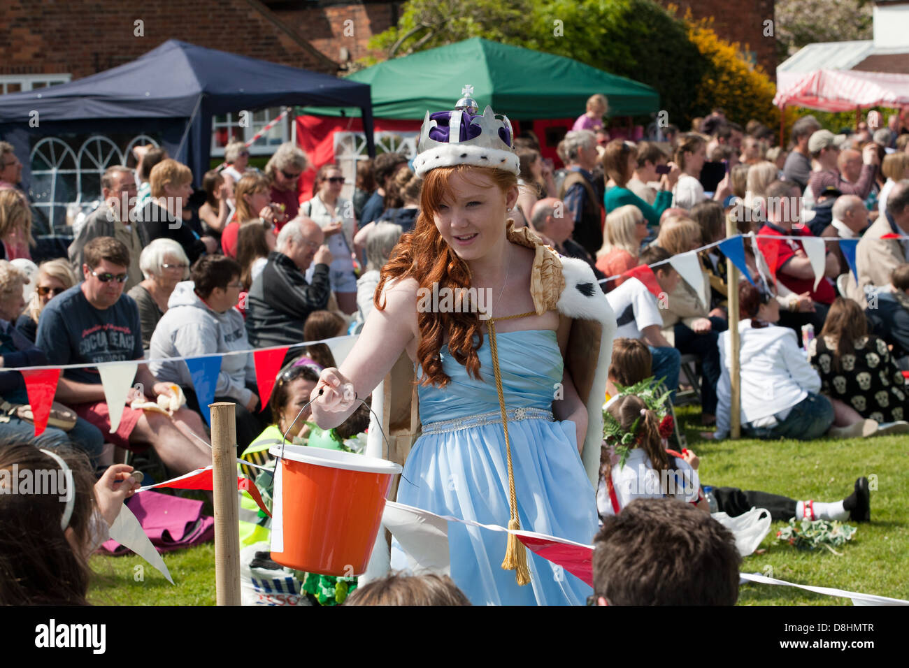 May queen maypole hi-res stock photography and images - Alamy